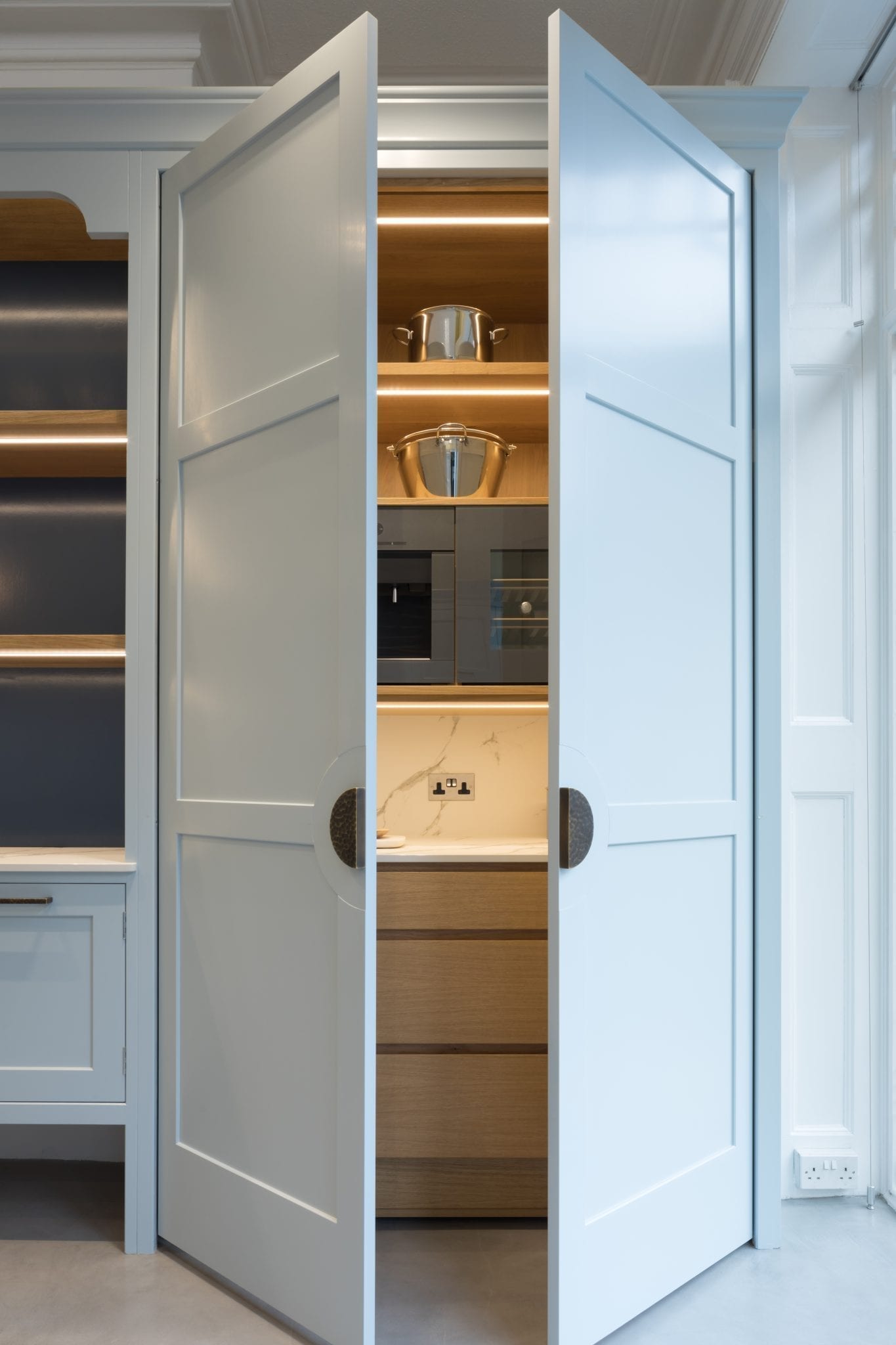 KITCHEN TRENDS: POCKET DOORS - Searle and Taylor